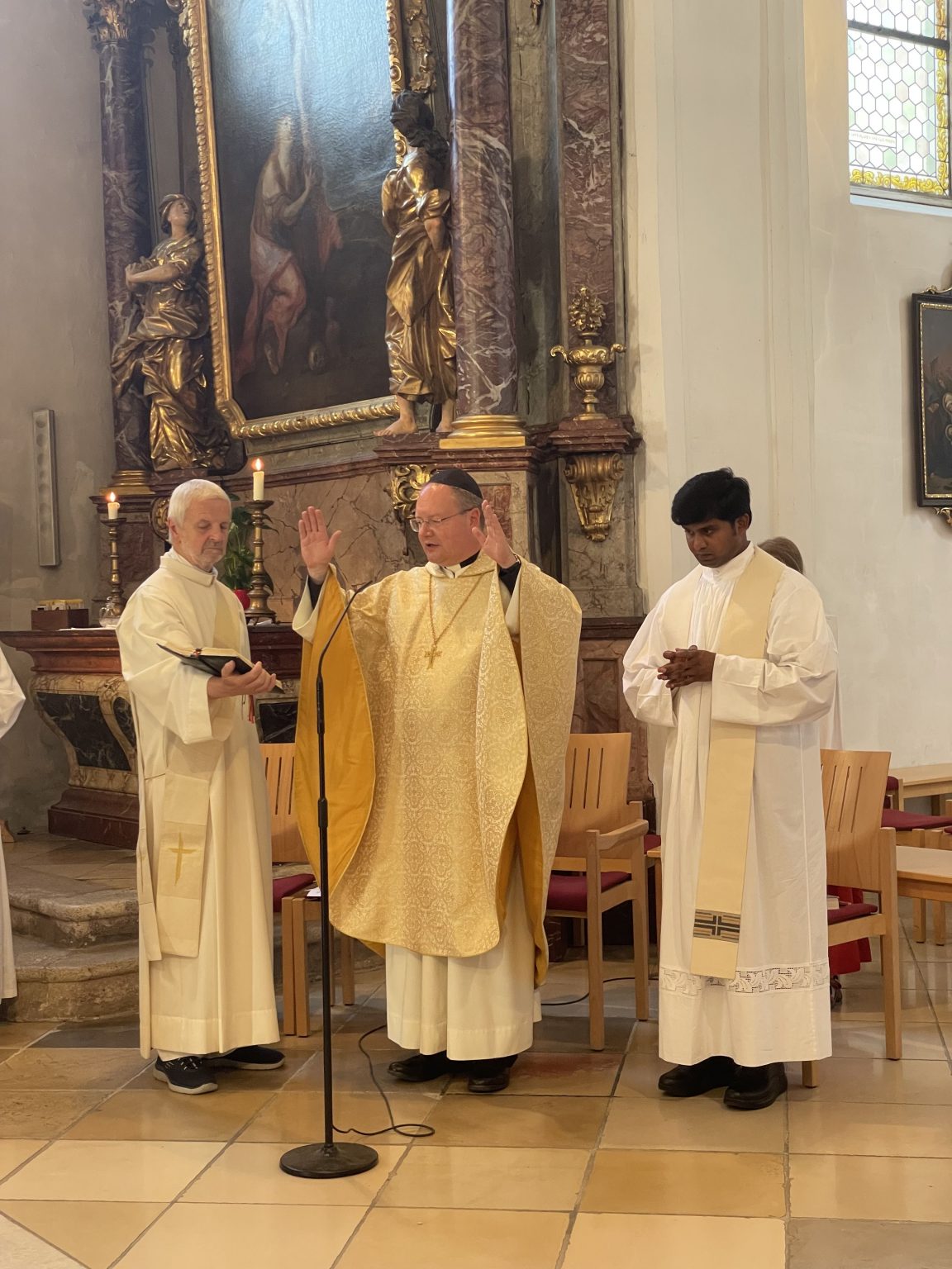Pfarre Maria Hietzing - Pfarrer Anton Höslinger zum Propst des Stiftes ...